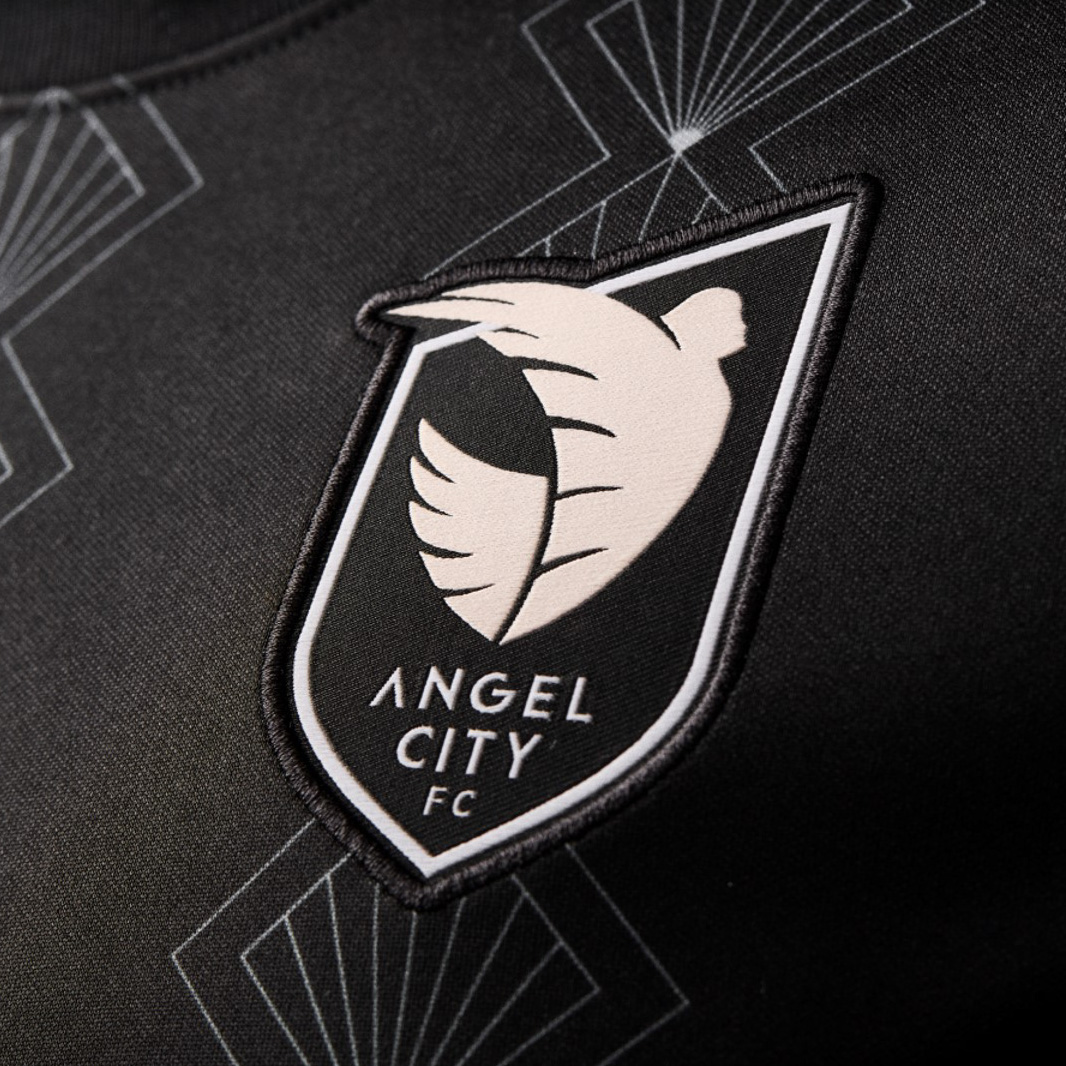 Kit of the Week #104: A New Dawn for the City of Angels – Sartorial Soccer